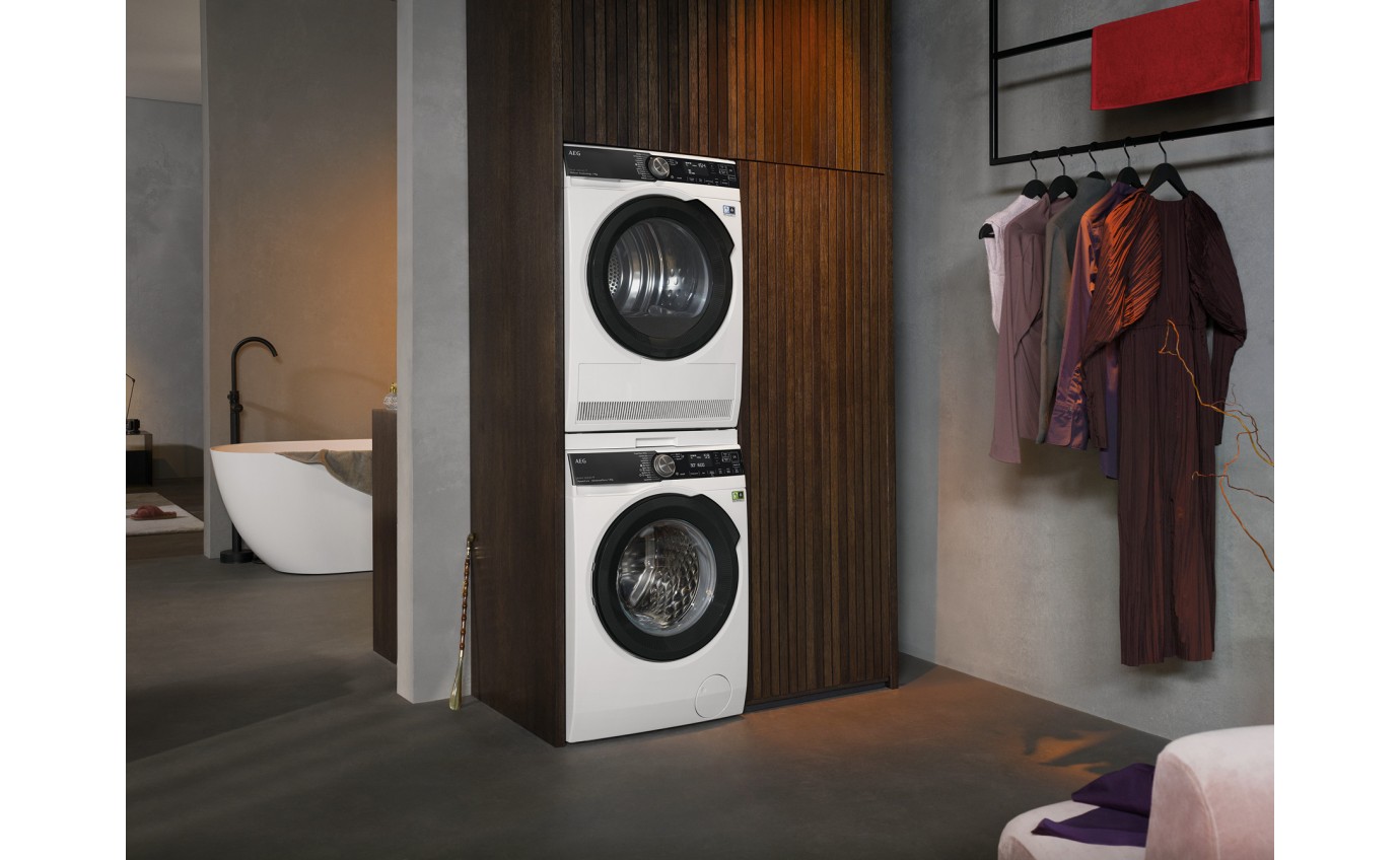 AEG 9kg Heat Pump Dryer T959M6ORS | Hart & Co.